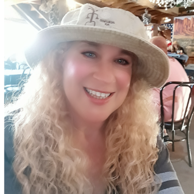 Laura Sand (@LStarfish65)